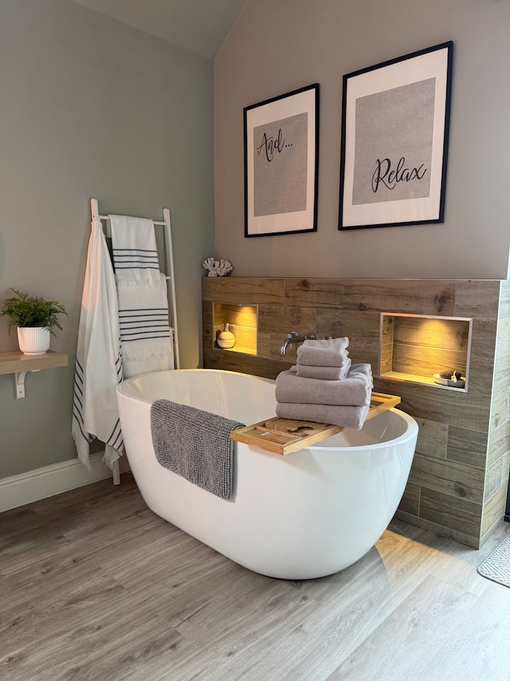 'The Haven' Coastal Style Apartment Mins To Beach - Highcliffe