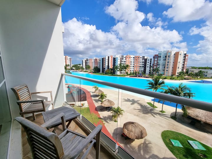 Cancun Getaway • Terrace, Lagoon Access + 7 Pools - Cancún