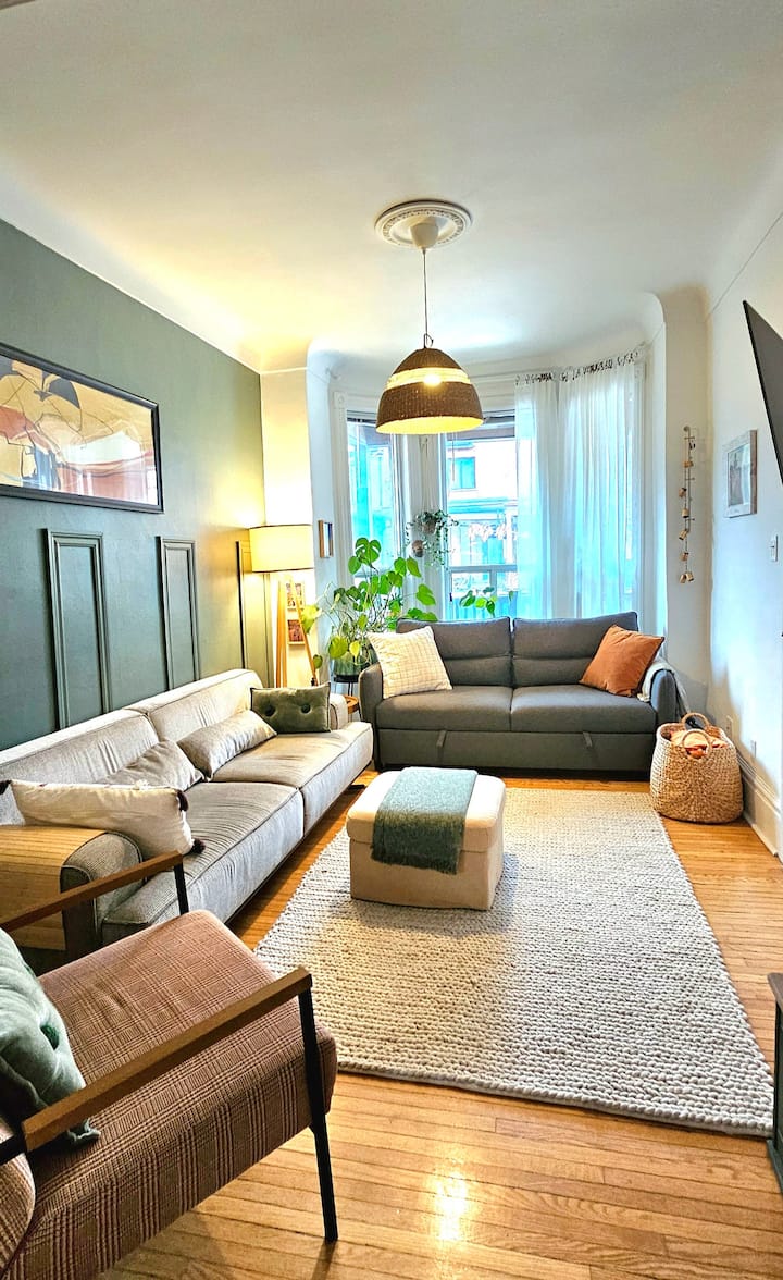 Bright & Private One Bedroom Unit - Little Italy - Toronto