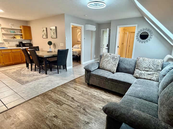 Renovated Quite Unit, Pet Friendly - Saco, ME