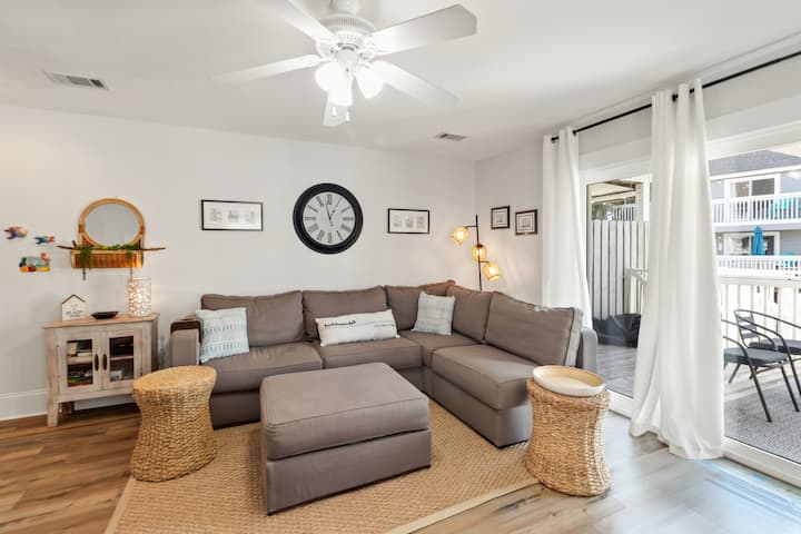 Sunny•modern•end-unit•short Walk To Gulf Waves - Cape San Blas, FL