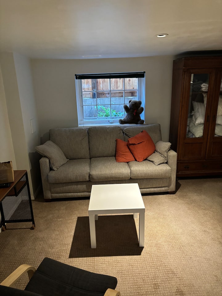 Quiet Kerrisdale Location - Vancouver