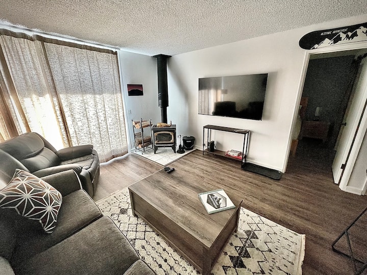 Krystal Villa East - Mid-town Cozy Condo - Mammoth Lakes, CA