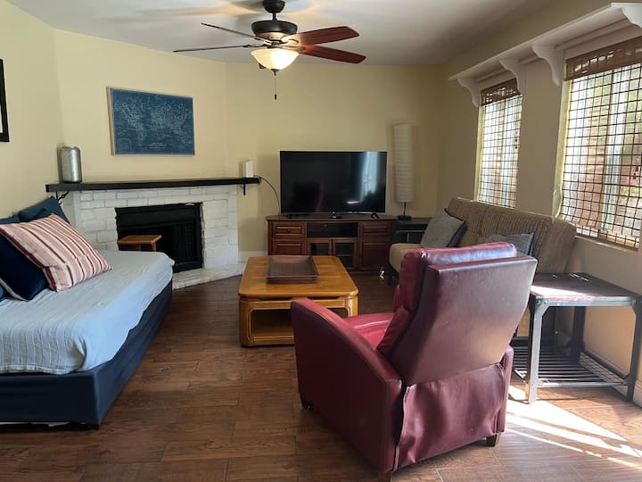 Family Home In Davis Manor 3 Bedroom-pets Welcome - Davis, CA