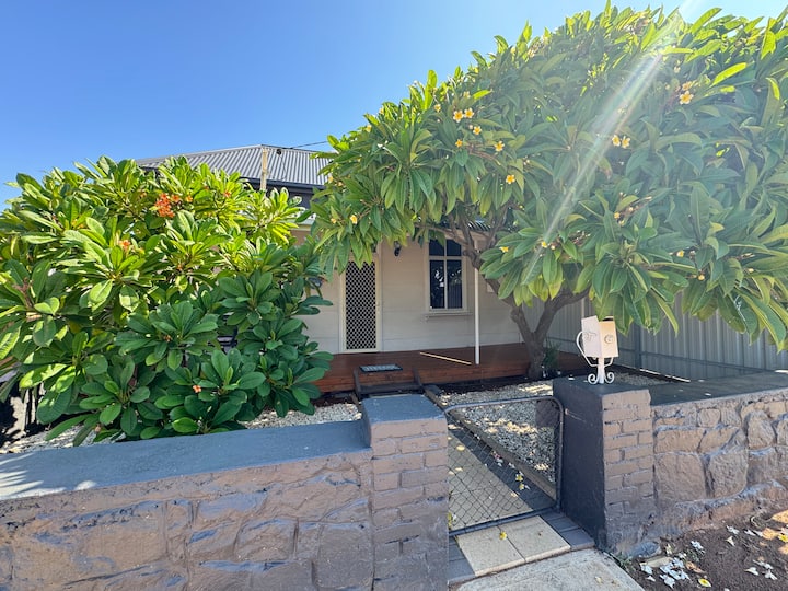 2 Bedroom Cottage - Centre Of Town Pet Friendly - Broken Hill