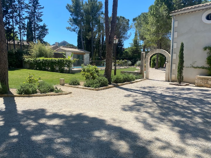 Magnifique Villa Avec Piscine Au Pied Des Alpilles - Saint-Rémy-de-Provence