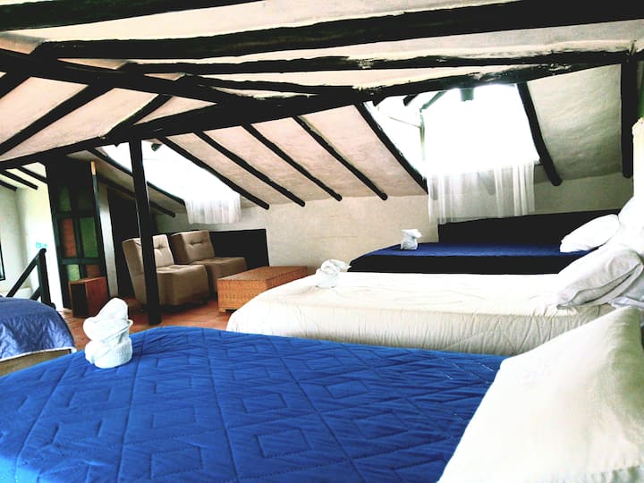 Quintuple Familiar Balco Baño Privado - Villa de Leyva