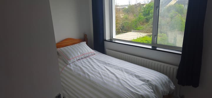 Two Single Rooms Available - Limerick