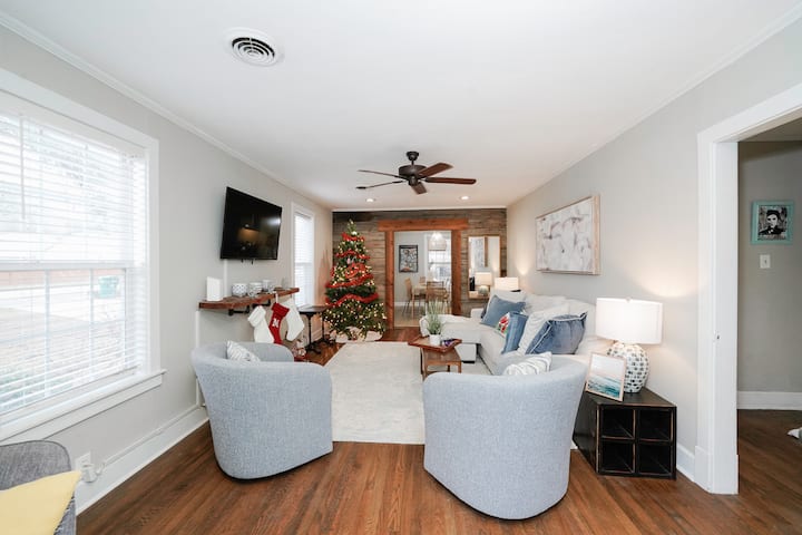 Cozy Dog-friendly Cottage Near Downtown Tupelo - Tupelo, MS