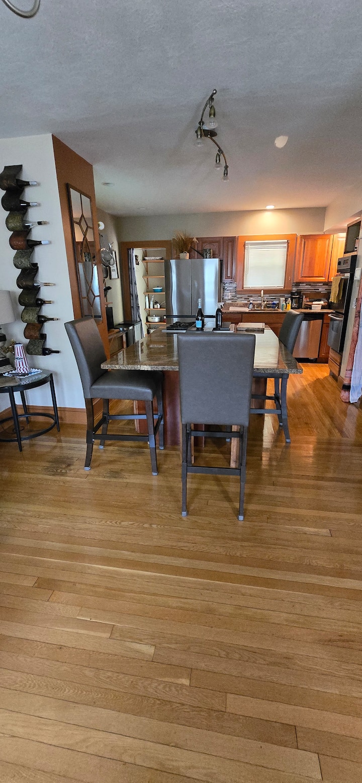 Urban Oasis - Fully Equipped -Stylish & Functional - West Hartford, CT