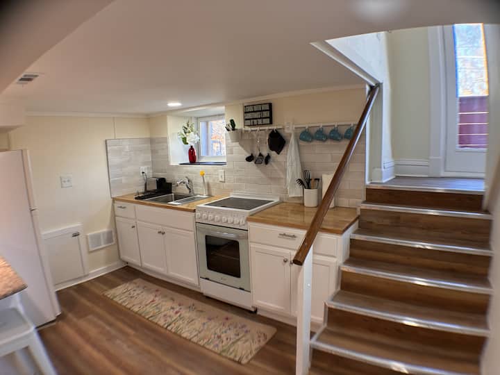 Total Remodel: Plaza Apt 100 Meters To Street Car - Kansas City, MO