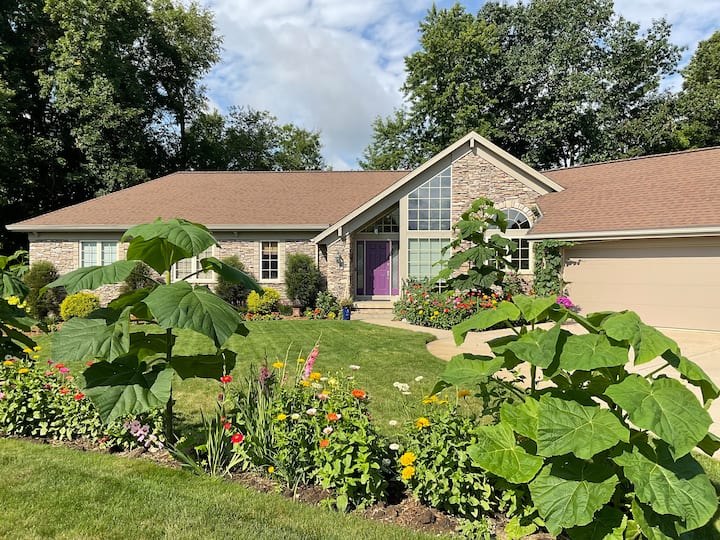 Retreat On The Grand River, Very Close To Lansing - Michigan
