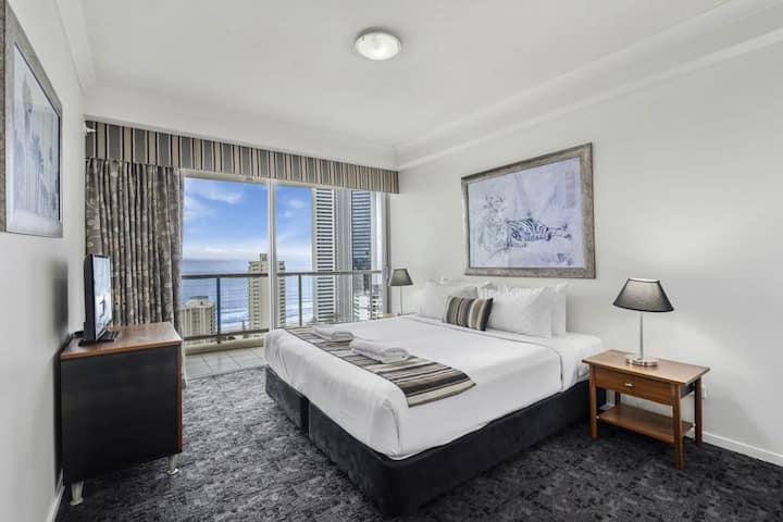 Chevron Renaissance 22 Fl 3 Bdrm Ocean View Tram - Surfers Paradise