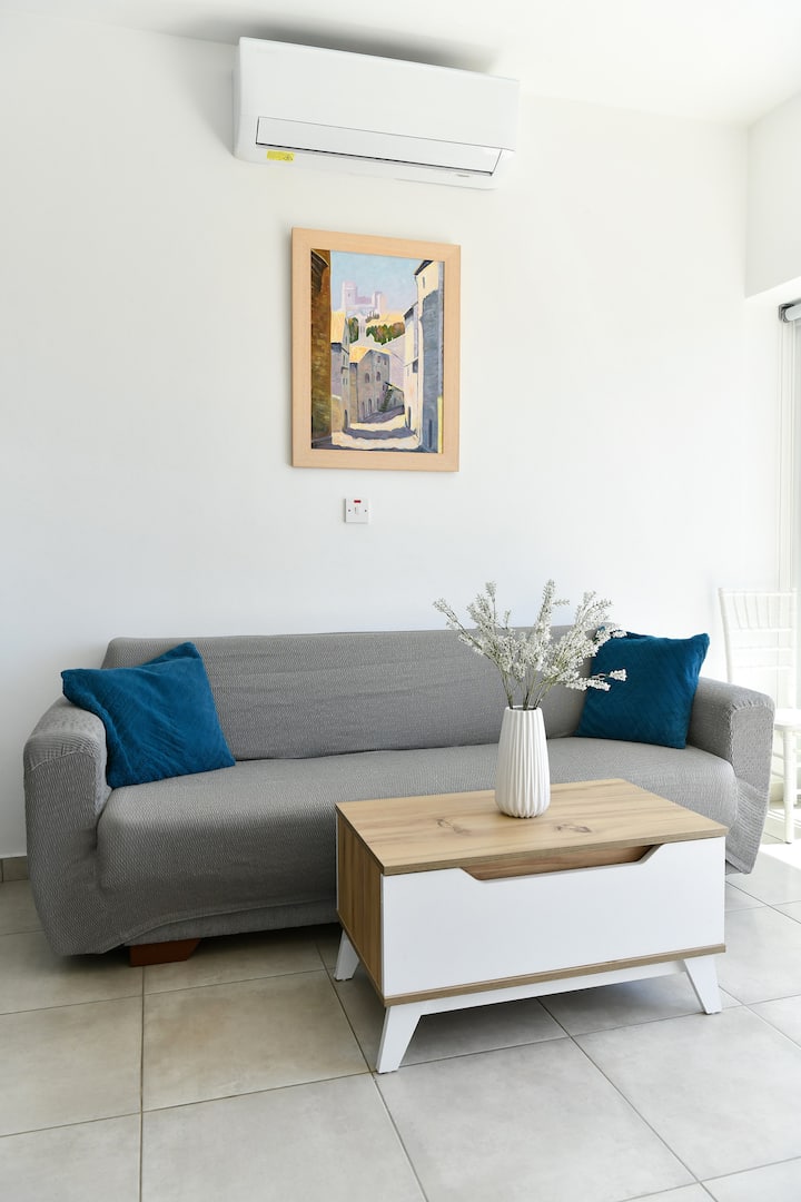 So Stylish Apartment 100 Meters By The Sea - Paphos