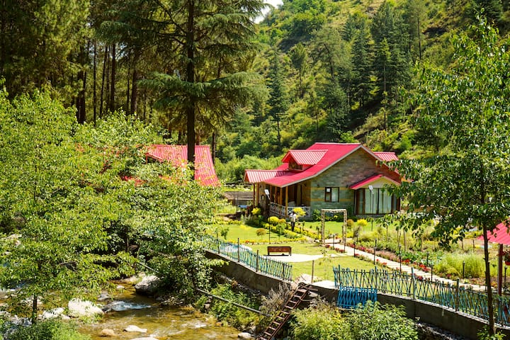 Guestfav Elite 2bhk Riverville•lawn•wifi•bnfirebbq - Kullu