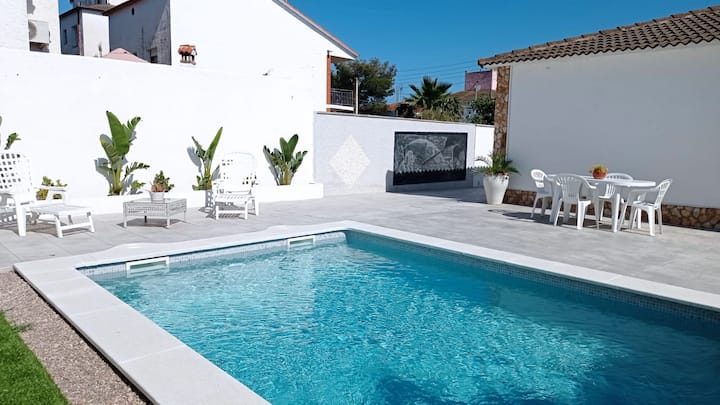Chalet Con Jardín Y Piscina Muy Cerca De La Playa! - Coma-ruga