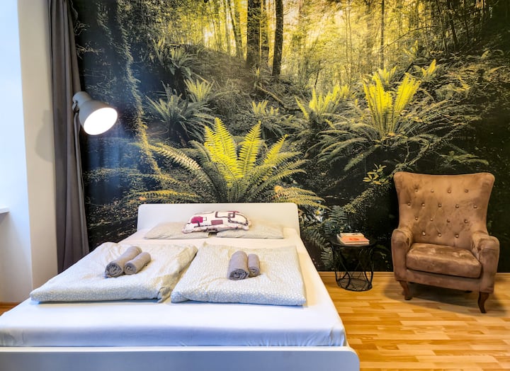 ♡ Walk To Schönbrunn 🏰 ♡
🚈 Subway To Center 🚀 - Wien