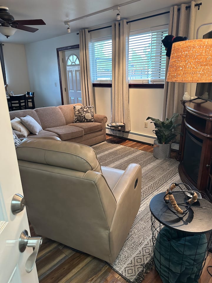 Lovely 2 Bedroom Apartment In Downtown Fairbanks. - Fairbanks, AK