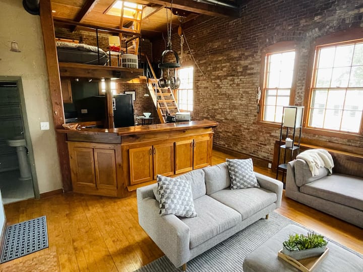 Amazing Artist Loft - Portland, ME