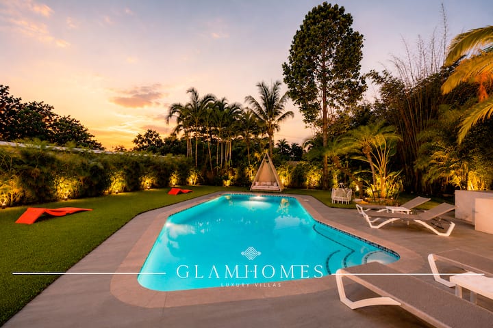 Villa Nova | Pool Bkb Court Fire Pit Minigolf - Miramar, FL
