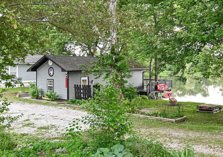 Noblesville Riverfront House: Pet Friendly, Kayaks - Noblesville, IN