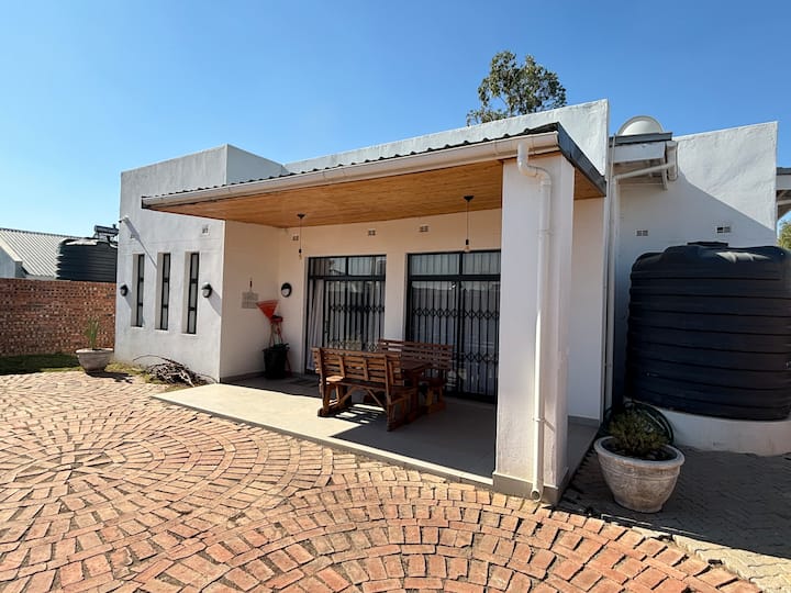 Totally Off Grid - 3 Bed Town House - Harare