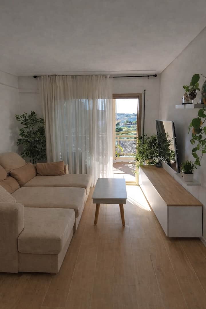 Mar, Piscina Y Portaventura - La Pineda