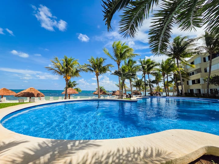 Beautiful Private Beachfront Condo - Cancún