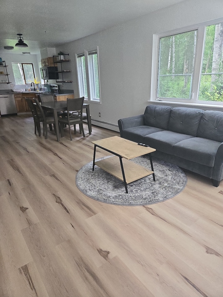 (A) South Anchorage 3-bedroom Brand New Apartment - Anchorage, AK
