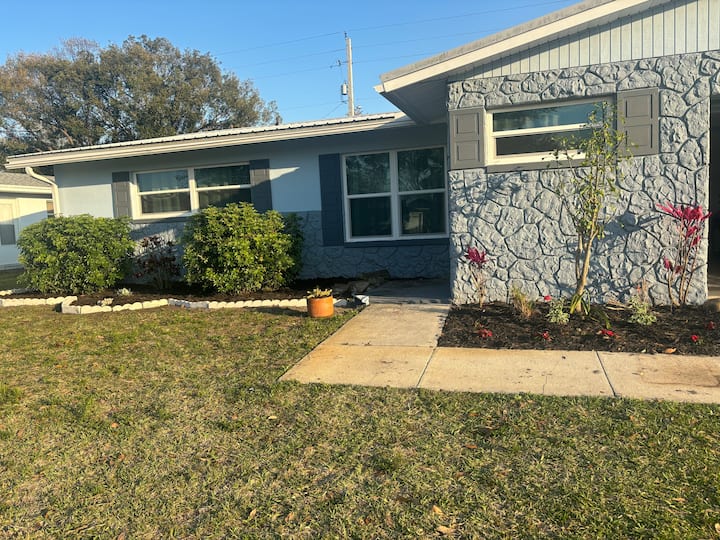 Cozy 3 Bedroom House Watch The Rocket Launches - Titusville