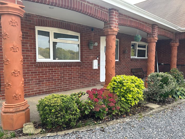 Spacious 2-bedroom Annex In Burridge, Southampton. - Fareham