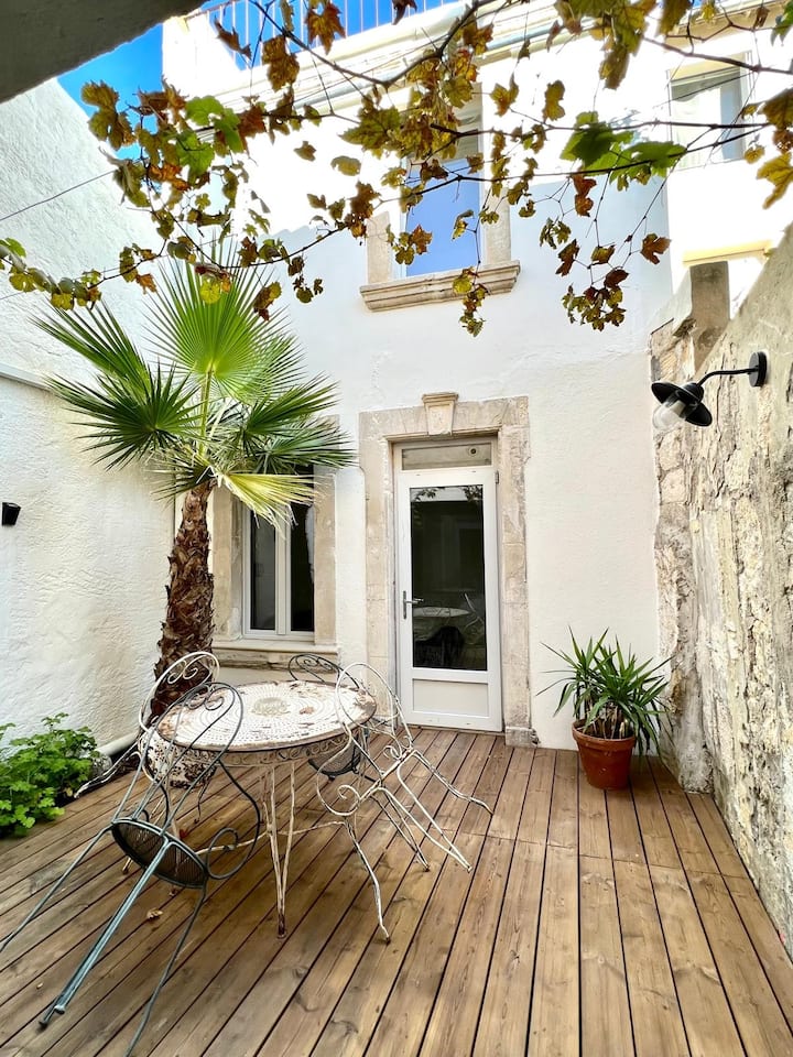 Bel Appart Atypique Avec Terrasse, Clim Et Wifi - Avignon