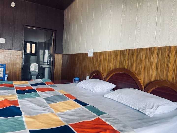 Town Centre Homestay - Chaukori