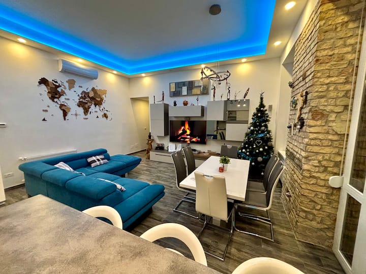 Gorgeous Luxury Apartment In The Center - Budapest