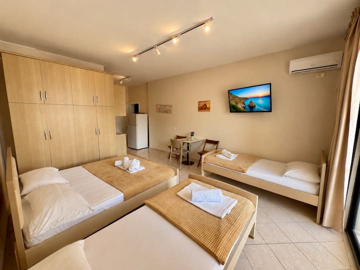 Lovely Seaview 1 Bedroom Vacation Apartment - Vlorë