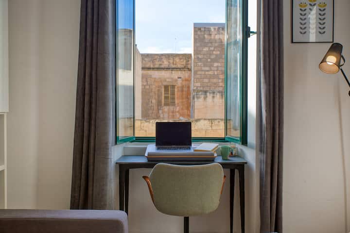 Smart Studio 1 - 'Sacre Cuor' Sliema - By Solea - Malta