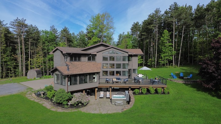 Luxury Canandaigua Retreat On 15+acres - Finger Lakes, NY