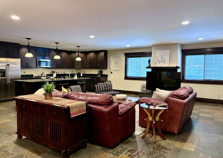 Condo In The Woods - Lake Easton State Park, Easton