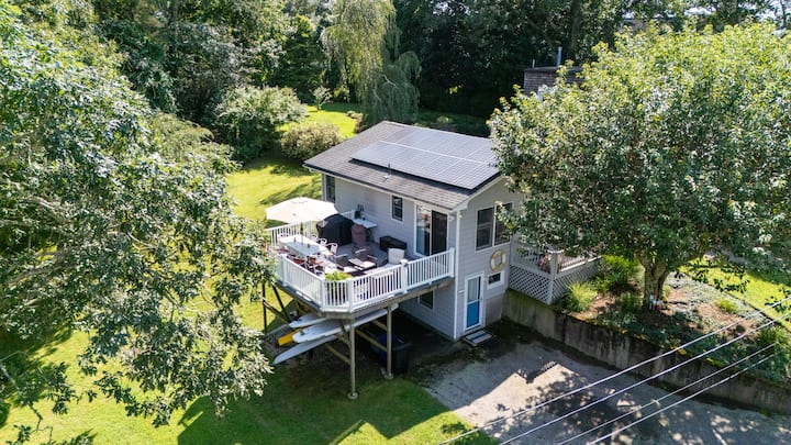 Three Bed 2 Bath Water View Harbour Island Retreat - Narragansett, RI