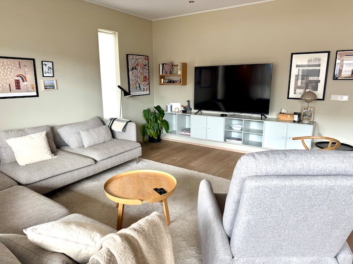Family Friendly 2-bedroom Modern Apt. Free Parking - Reykjavík