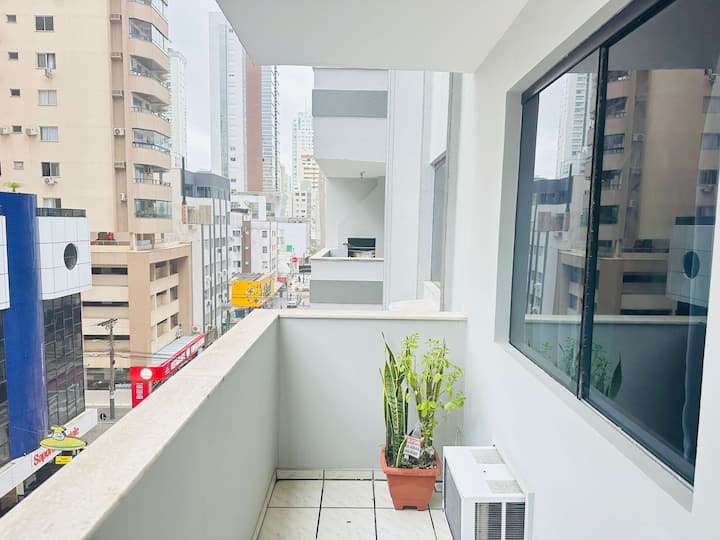 Apto Av Brasil 100m Da Praia - Centro De Balneario - Balneario Camboriú