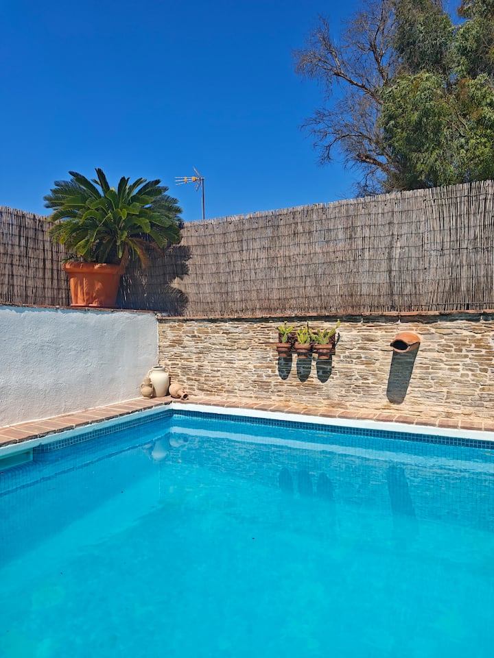 Casa Rural Con Piscina Privada - Castellar de la Frontera