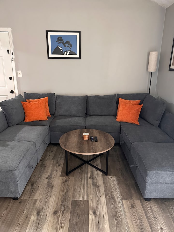 2 Bed Condo, Walk To Campus, Free Parking - Auburn, AL