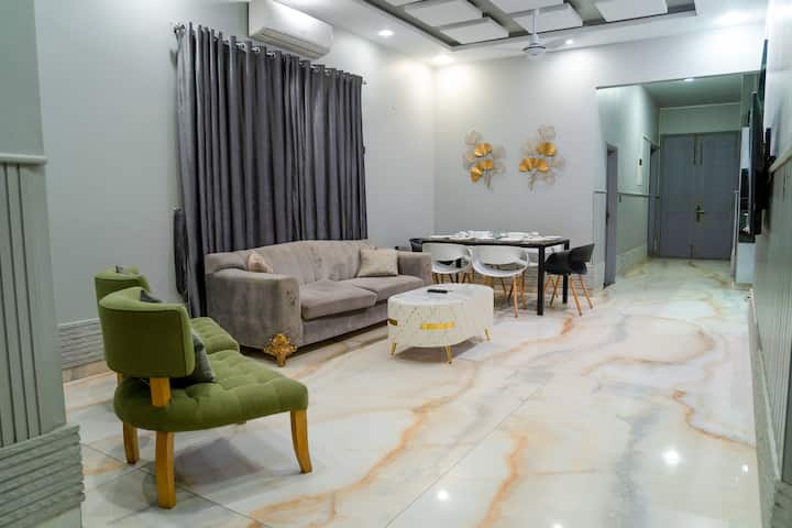 Gold Gf By La Casa – Luxury Stay + 24/7 Security - Karachi