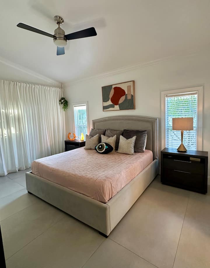 Modern Beautiful  Clean Home. - Estero, FL
