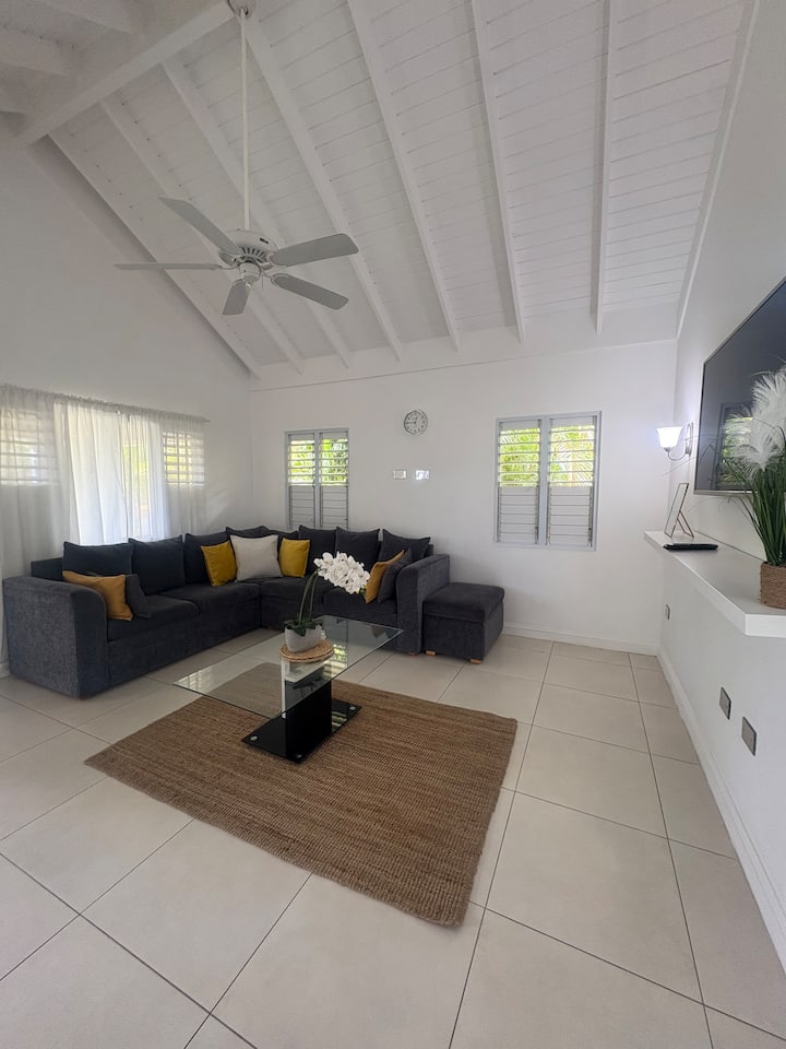 Eshae Living Luxury 3br Beach House - Jamaica