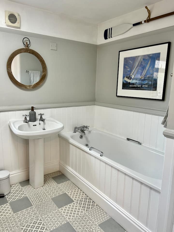 Adorable 2 Bedroom Cottage On The Isle Of Wight - Isle of Wight