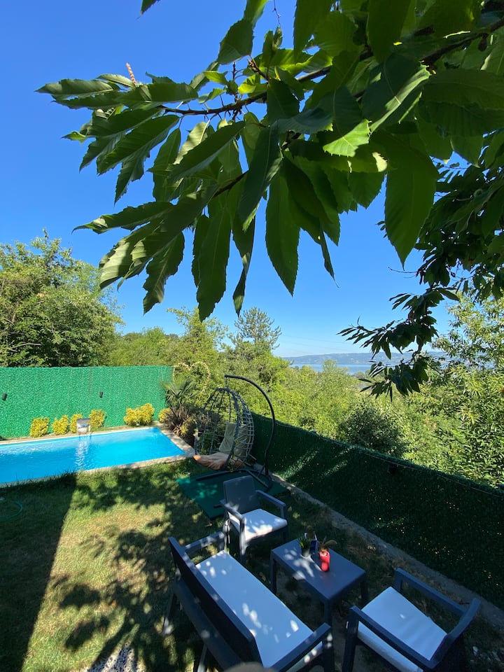 Kahvaltı Dahil Göl Manzaralı Bungalov - Karasu