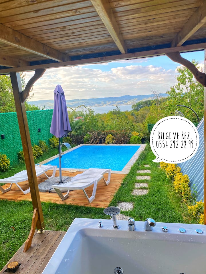 Göl Manzaralı Jakuzili Sıcak Havuzlu Bungalov - Karasu