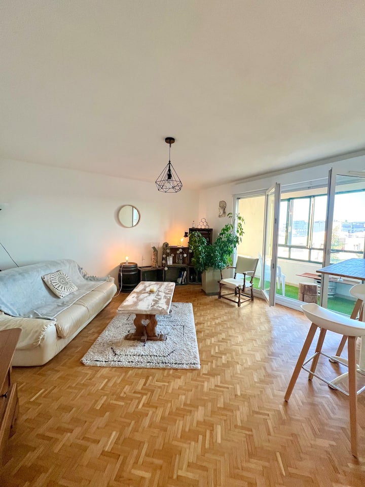 Lyon Appartement Déco Mignonne 70m2 Avec Loggia - Lyon